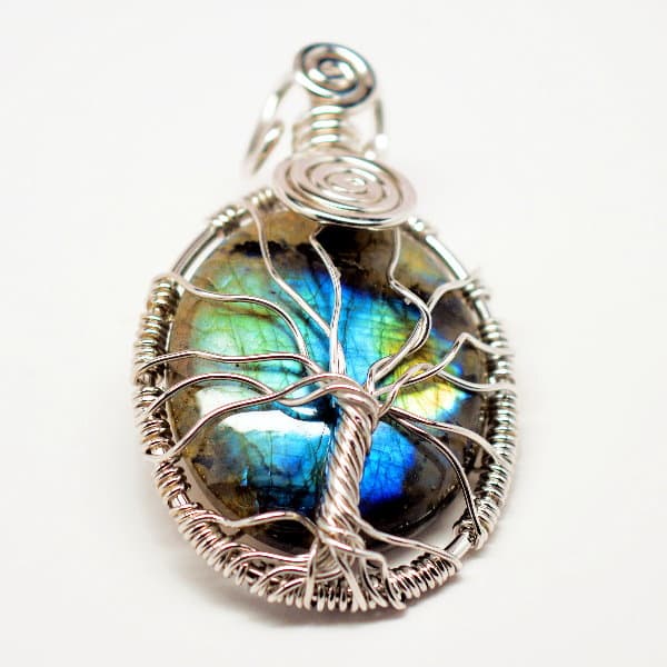 Rainbow Labradorite - Tree of Prosperity Amulet – QuantumStones.com